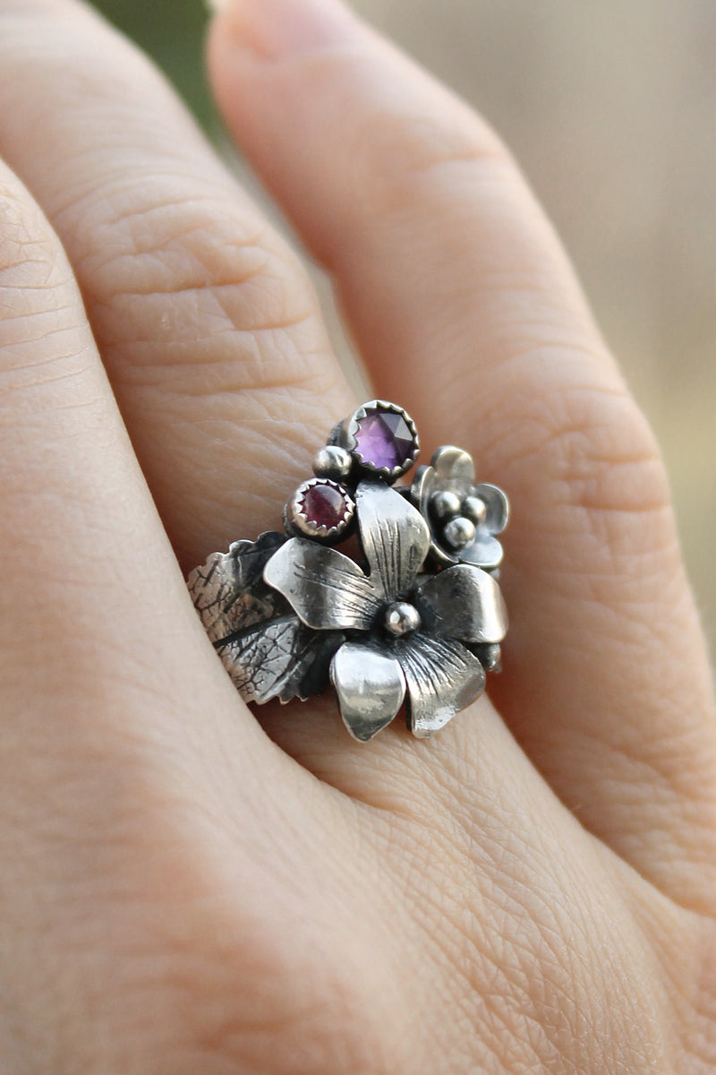 Viola flower ring, Silver botanical jewelry, Floral bridal ring ...