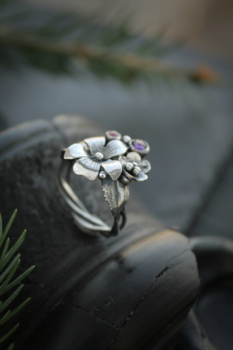 Viola flower ring, Silver botanical jewelry, Floral bridal ring ...